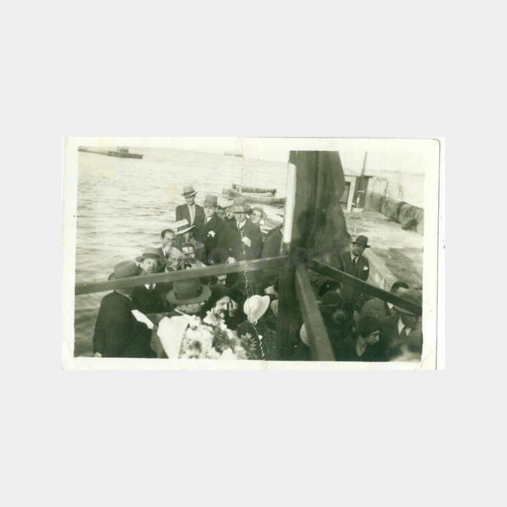 1930 İskeleden Mavnaya Binen Grup Görünüş Fotoğraf | fotokart