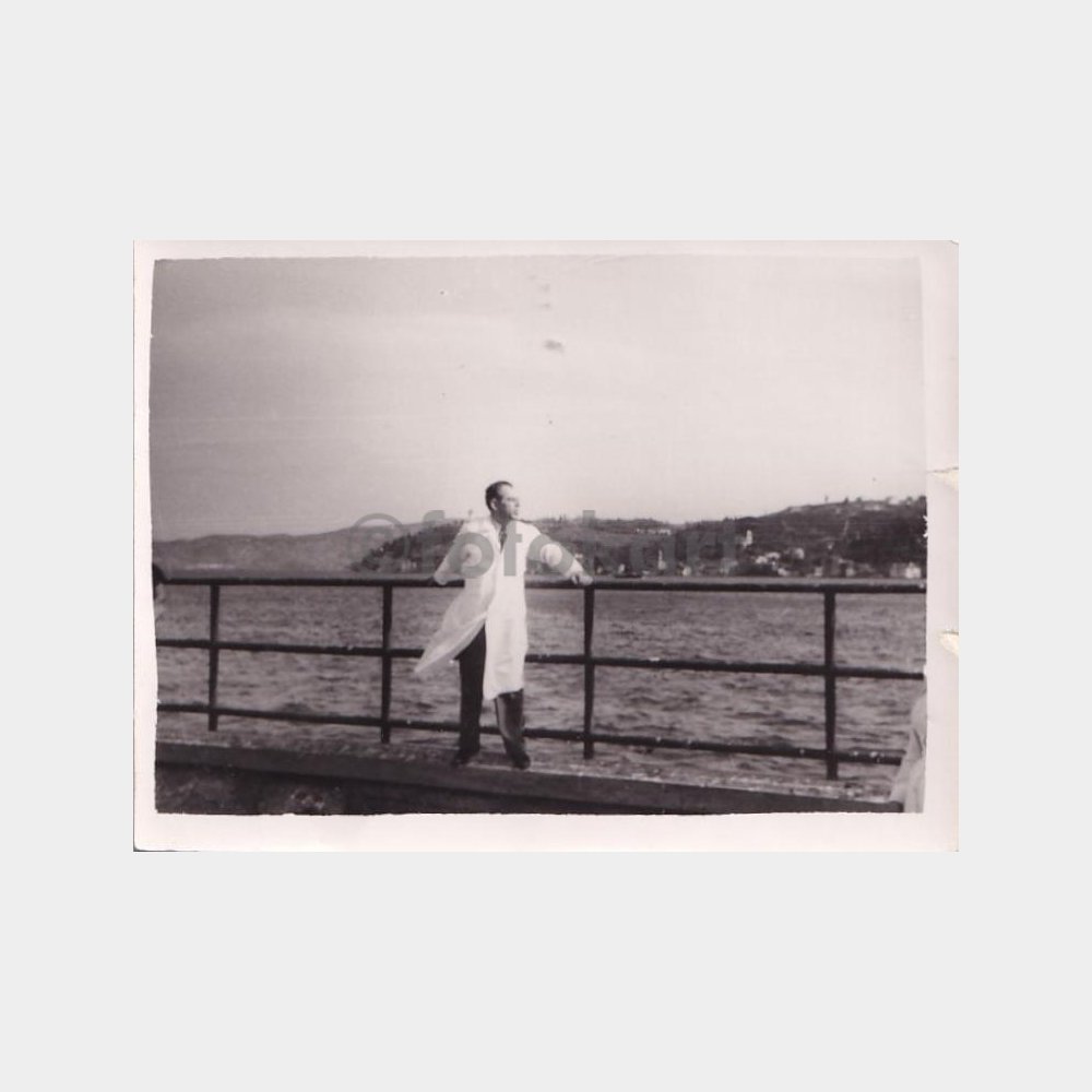 1960 Boğaziçi Sahili Doktor Talat Bey Konulu Fotoğraf | fotokart